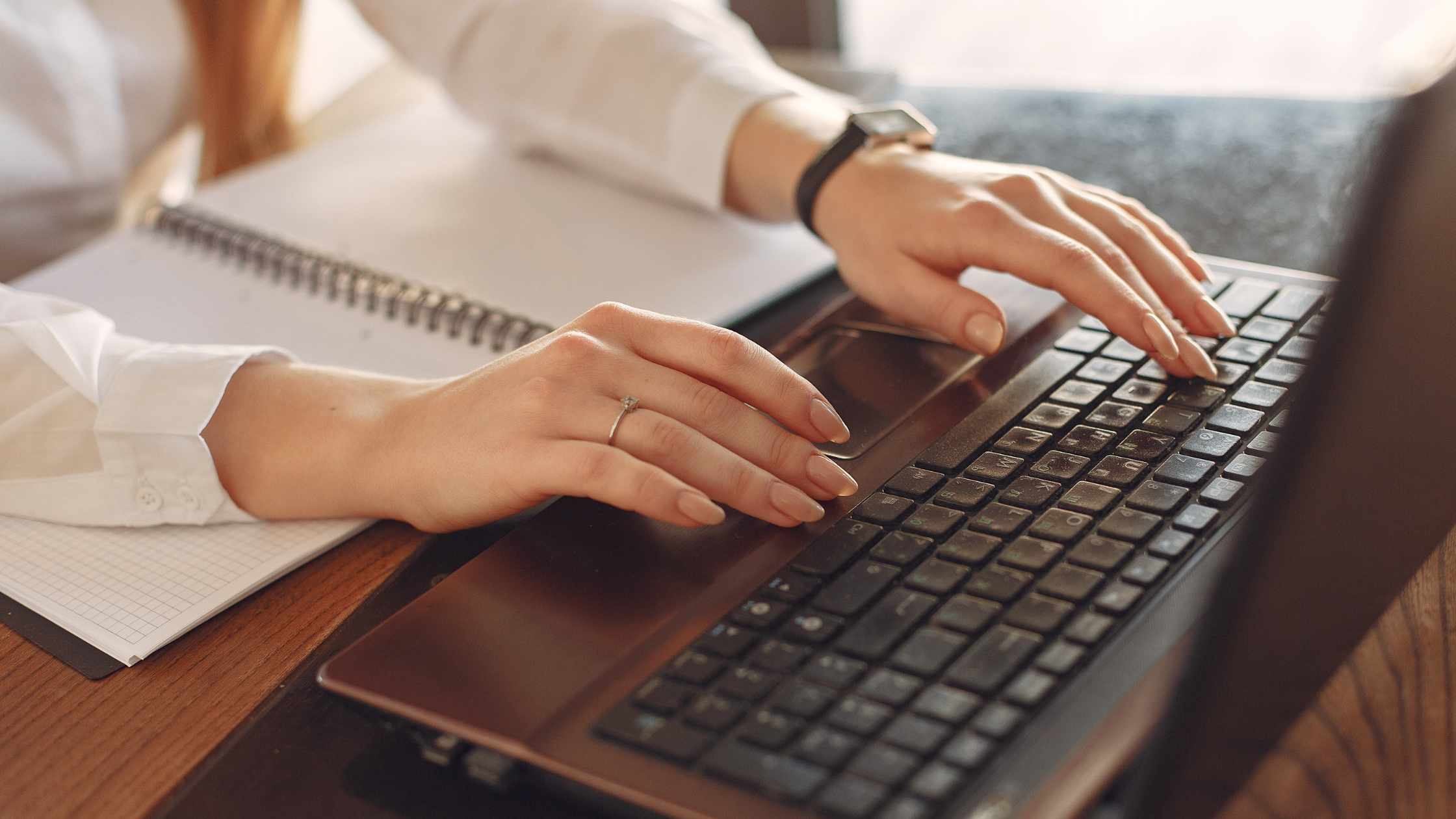 7 Cara Cek Spesifikasi Laptop Windows Dan MacOS