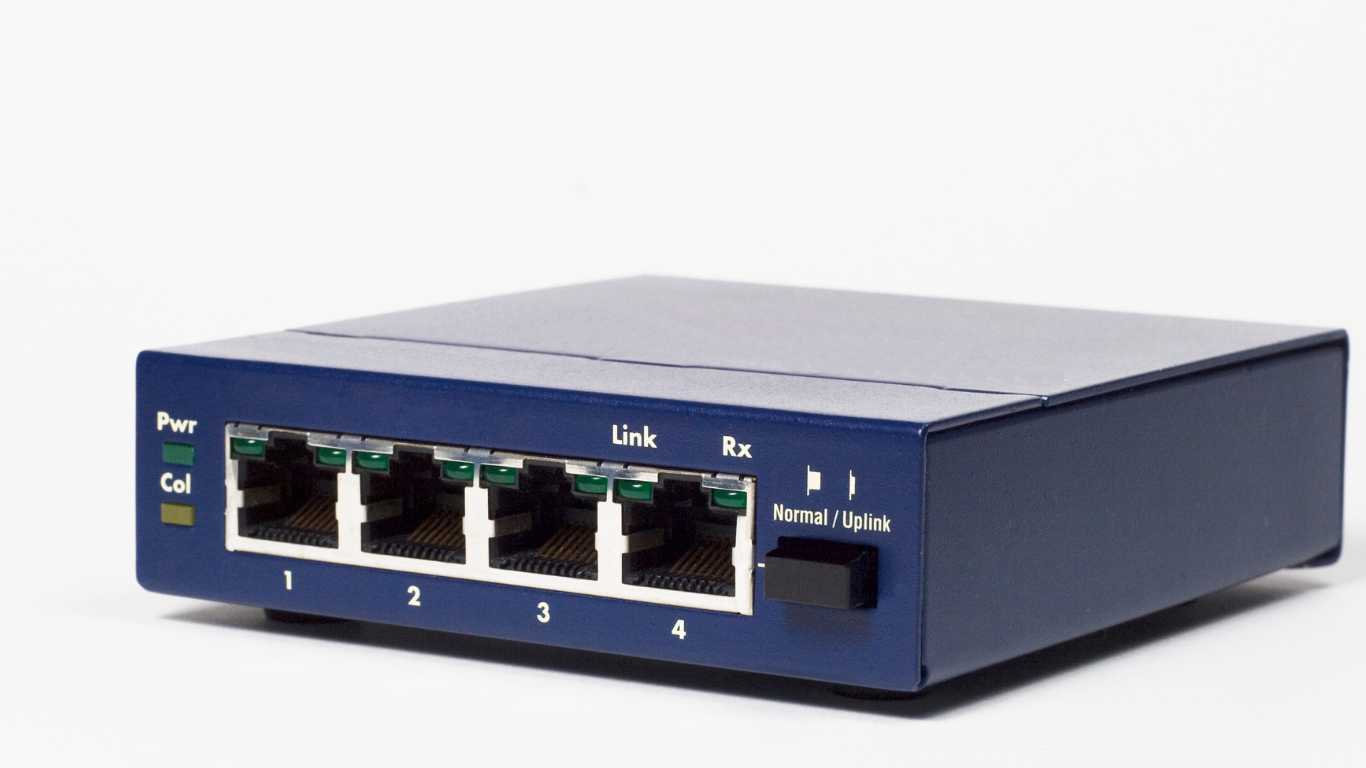 8 Perbedaan Hub Dan Switch Yang Perlu Diketahui, Apa Saja