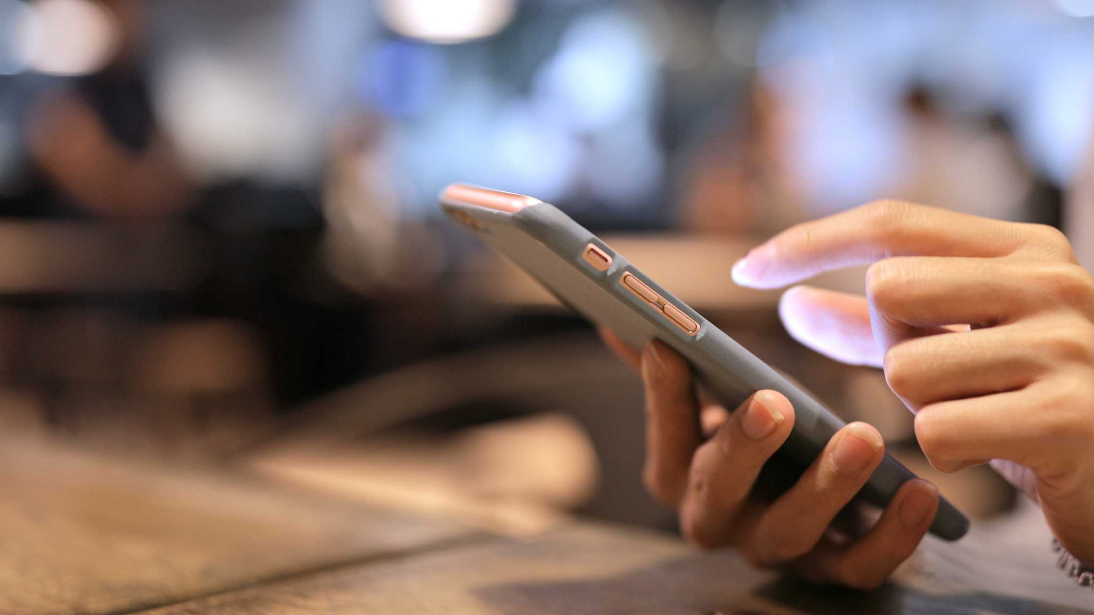 Konsep Perangkat Yang Digunakan Untuk Tetap Terhubung Secara Real-Time