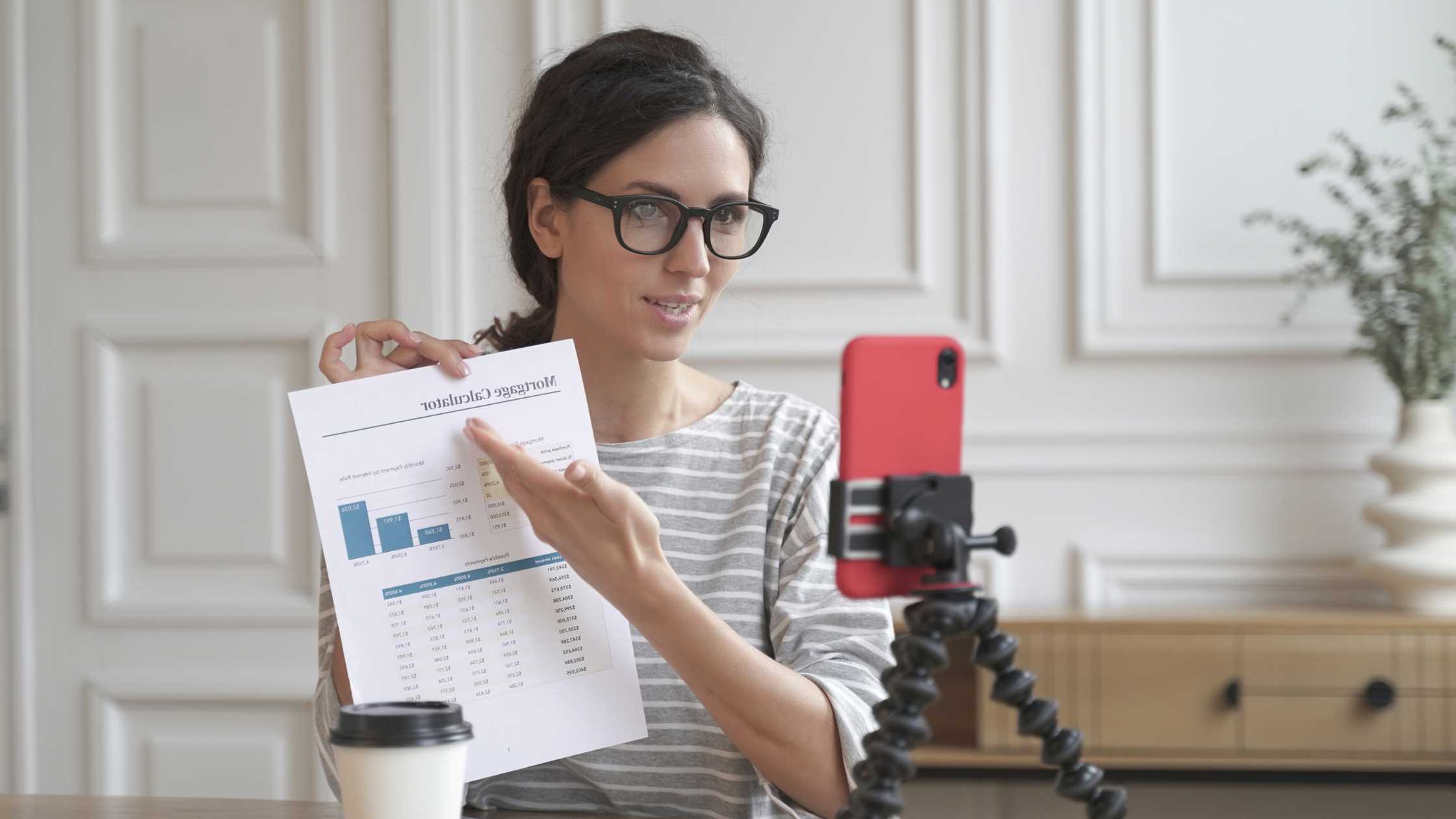 Konsep Perangkat Yang Digunakan Untuk Tetap Terhubung Secara Real-Time