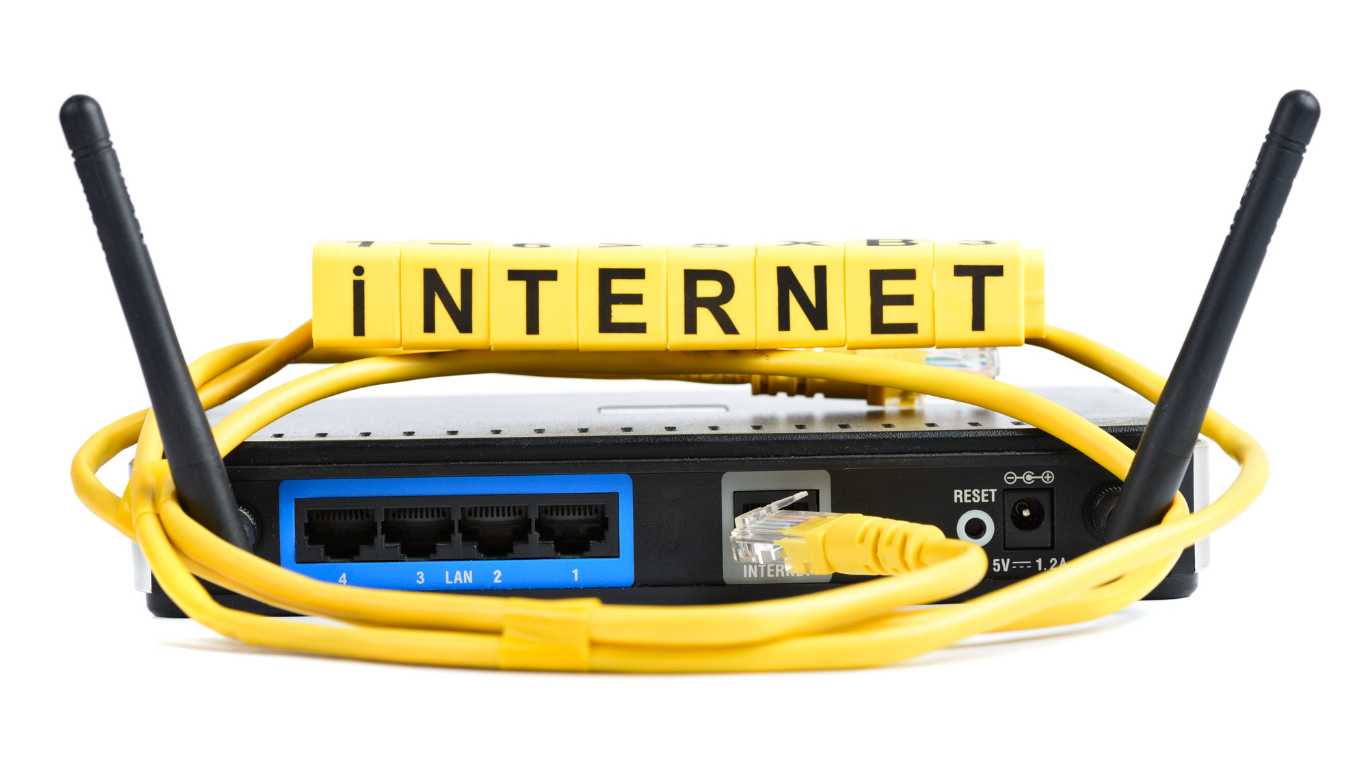 Alat Untuk Menghubungkan Ke Internet: Modem Hingga LAN Card